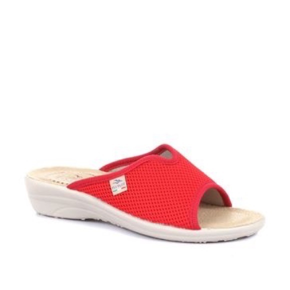 Fly Flot | Shoes | Fly Flot Nwt Red Comfort Soft Wide Fit Mule Sandals ...